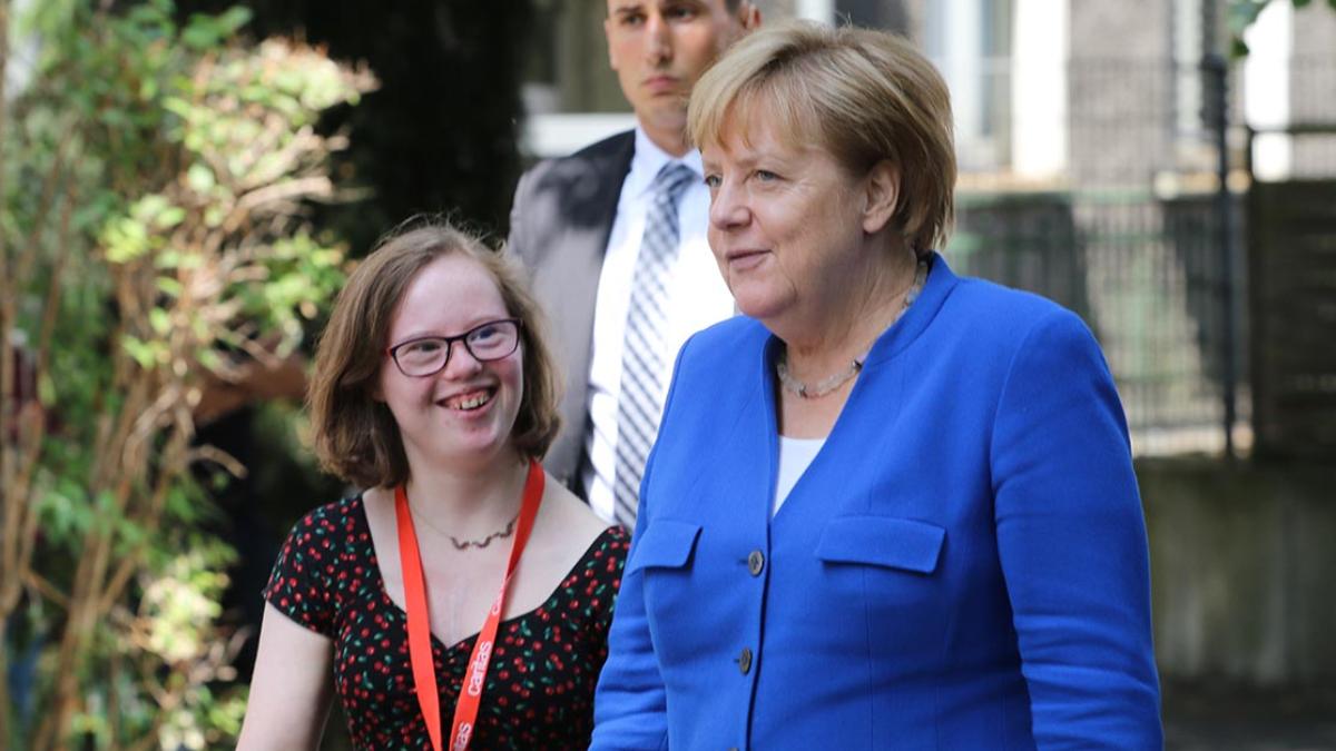 Bundeskanzlerin Merkel besucht Caritas-Einrichtungen in Köln ...