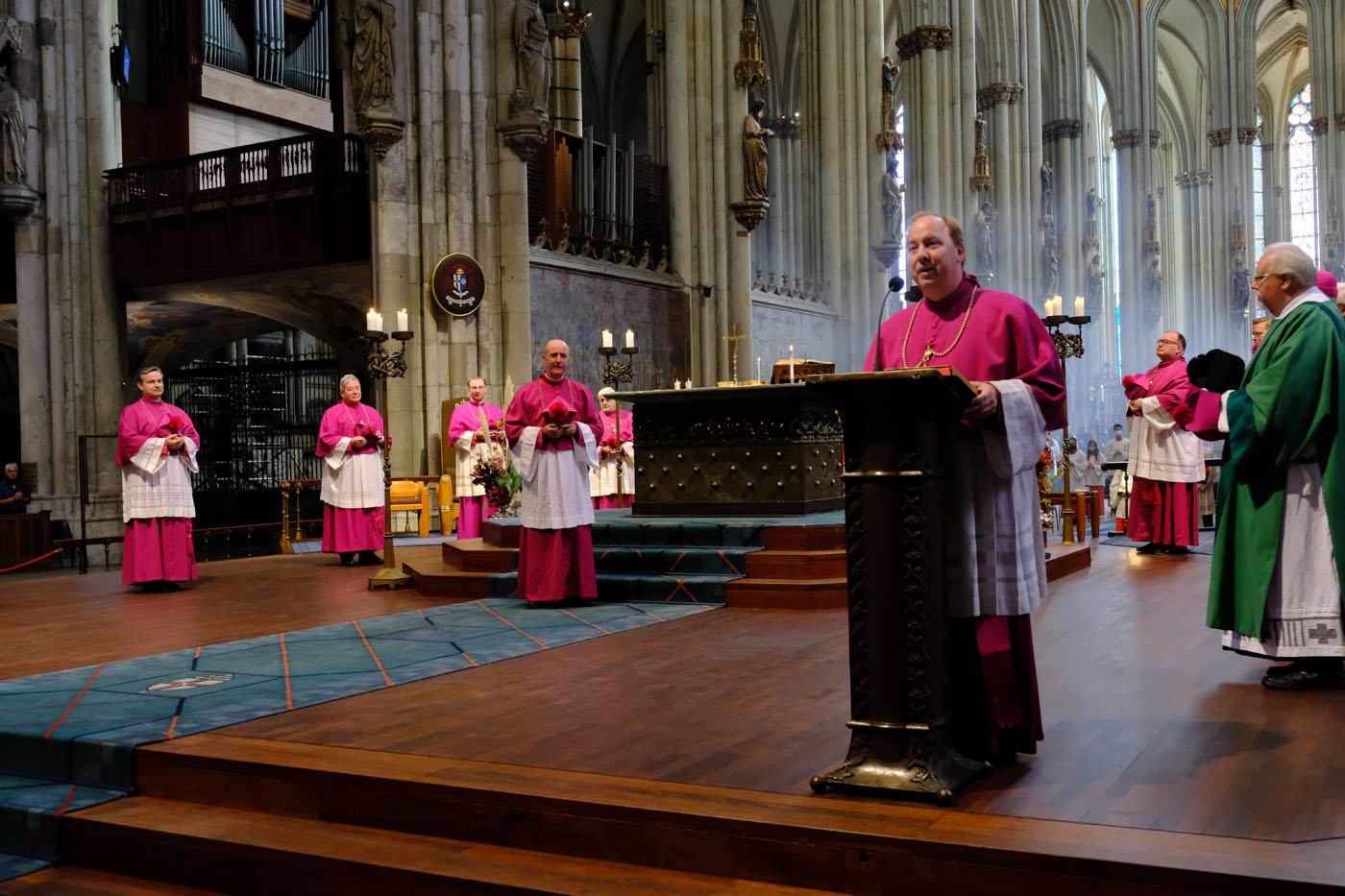 Dompropst Guido Assmann in sein Amt eingeführt | Erzbistum Köln