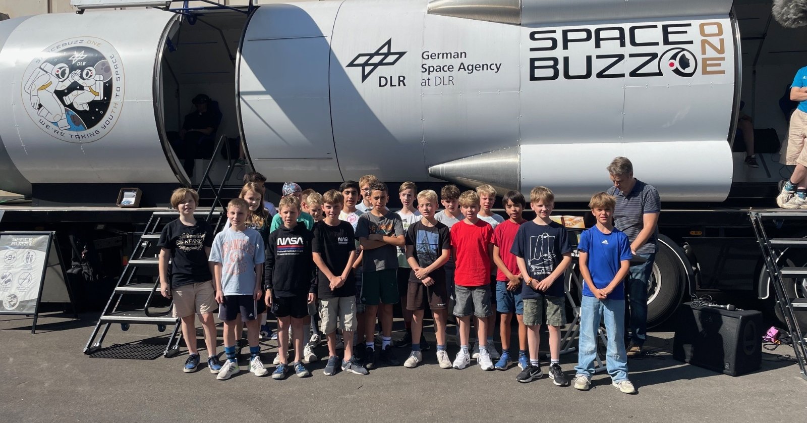 SPACEBUZZ ONE macht Station am Clara-Fey-Gymnasium in Bonn